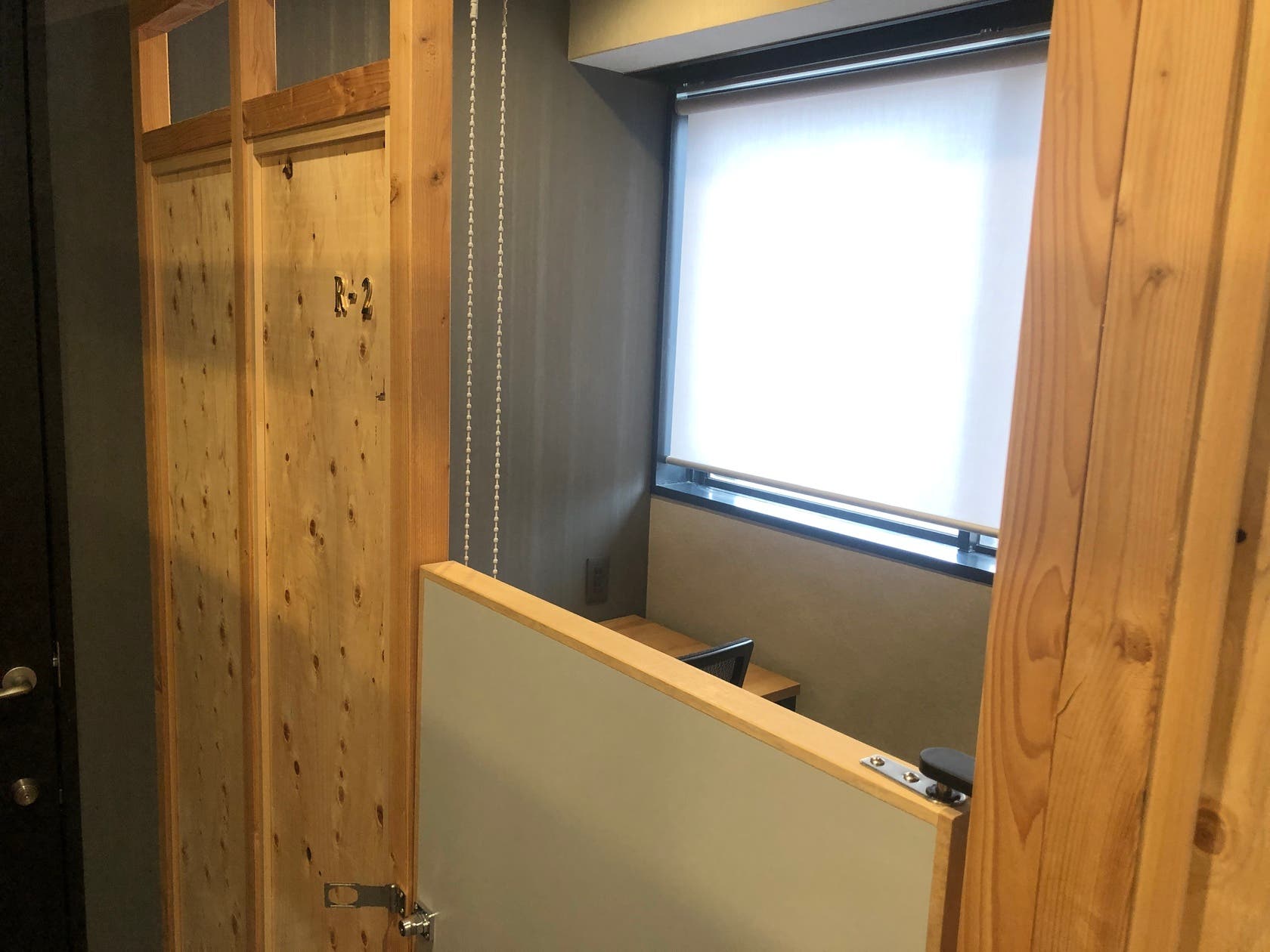 駅徒歩２分【神戸駅前スキマ / 1名】鍵付き個室ブース（8階R-２）の写真2