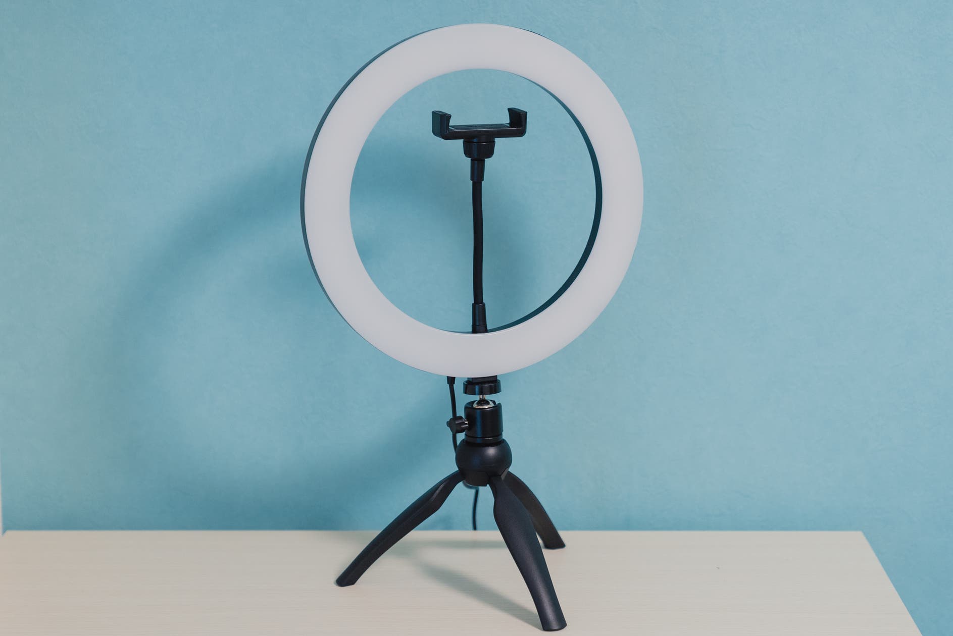 トップホスト✨名駅徒歩4分🌟おしゃれ・爽やか空間🌟打合わせ・テレワーク・動画視聴など★24時間★9名可★プロジェクター・TVの写真12