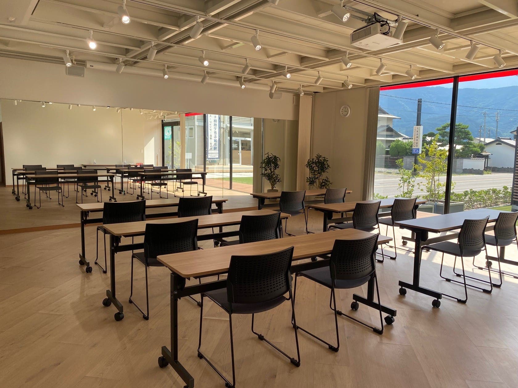 【Community】✨U-SPACE上田店✨大鏡やプロジェクターなどが充実しています♪Wi-Fi/上田市の写真5