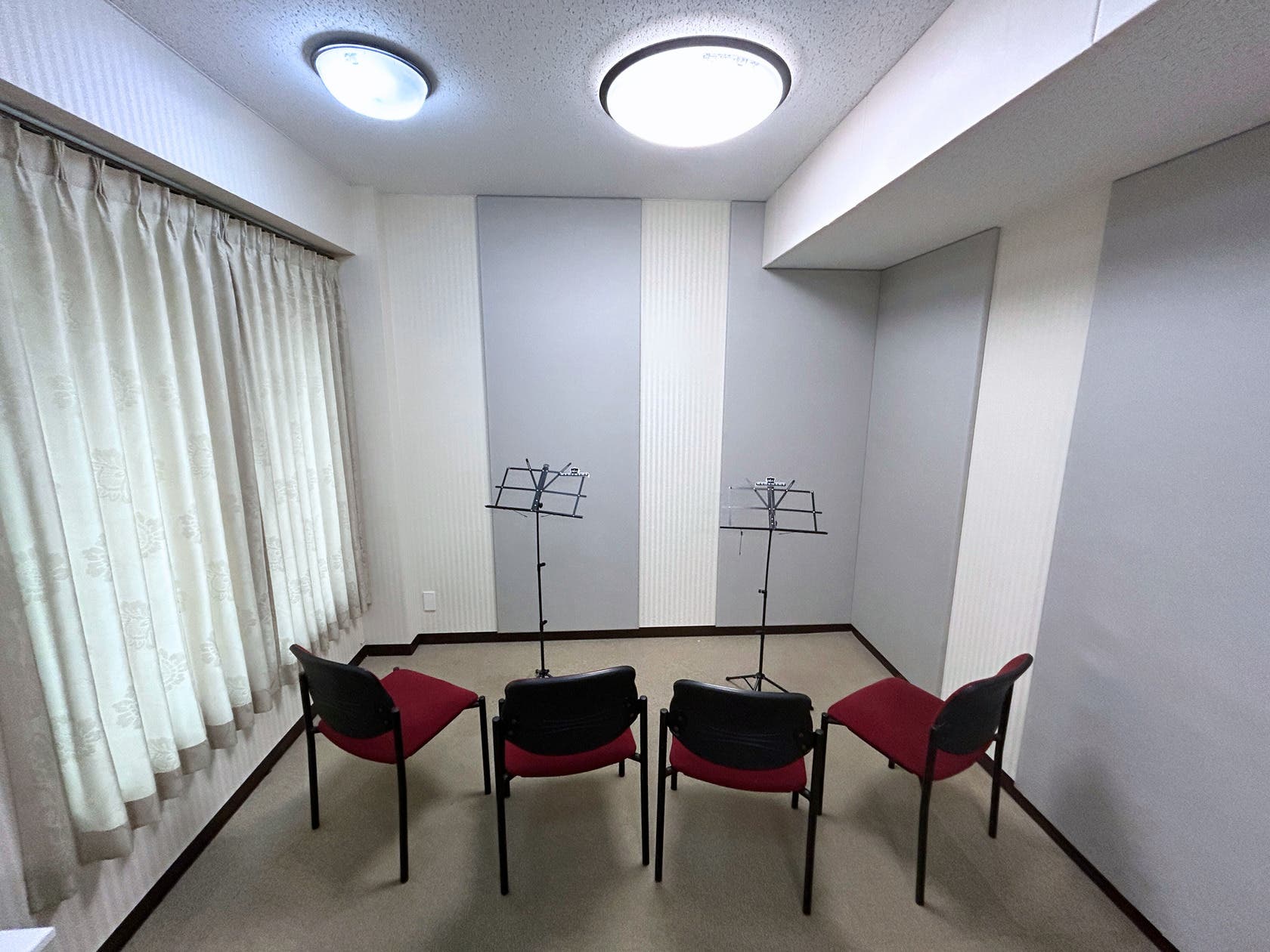 roomK【銀座駅 1分】歌唱・発声練習・楽器演奏OK!の写真2