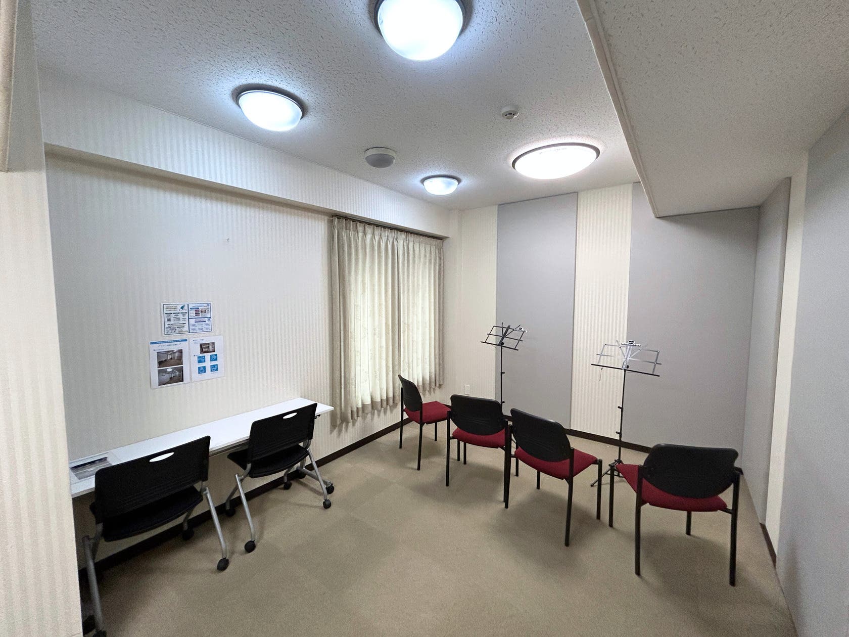 roomK【銀座駅 1分】歌唱・発声練習・楽器演奏OK!の写真1