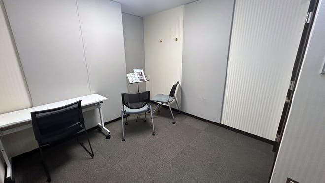 roomS【銀座駅 1分】歌唱・発声練習・楽器演奏OK!の写真2