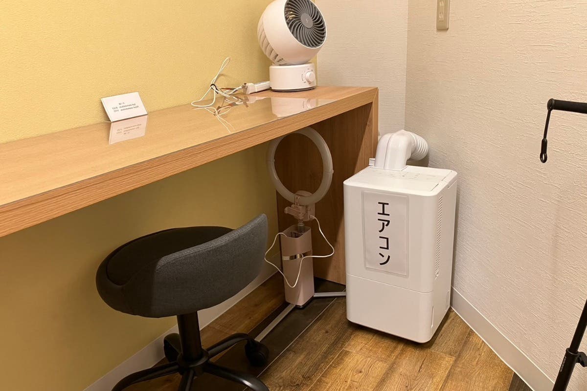 【Cスタジオ】久地駅徒歩2分！キーボードピアノもある穴場的音楽自主練スペース！ 150cmの横長デスク、wi-fiも完備！の写真5