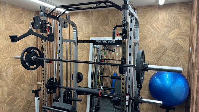 【地域最安値!】北千住駅徒歩5分/レンタルトレーニングジム/施術ベッドも完備/完全貸切/合同トレにもの写真2