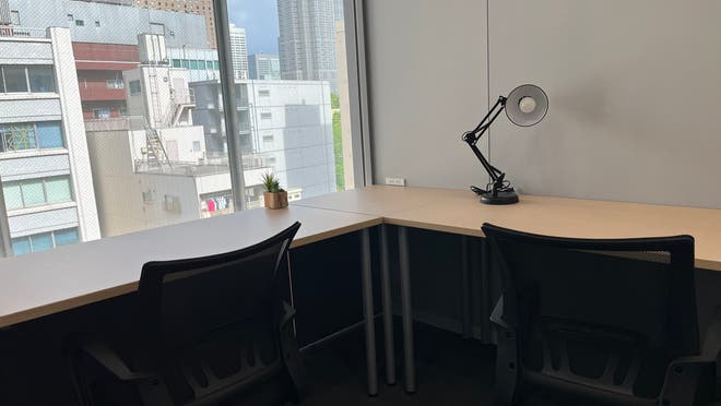 【鍵付き2名個室】西新宿五丁目駅徒歩4分!フリードリンク/Wi-Fi/充電器/テレワークやWeb会議に最適の写真2