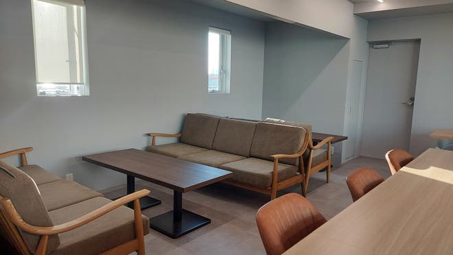 【1~4名ソファ席】西新宿五丁目駅徒歩4分!フリードリンク/Wi-Fi/充電器/テレワークや商談に最適の写真2