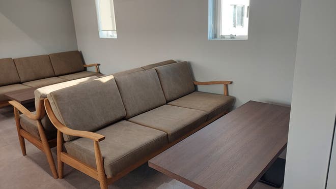 【1~4名ソファ席】西新宿五丁目駅徒歩4分!フリードリンク/Wi-Fi/充電器/テレワークや商談に最適の写真3