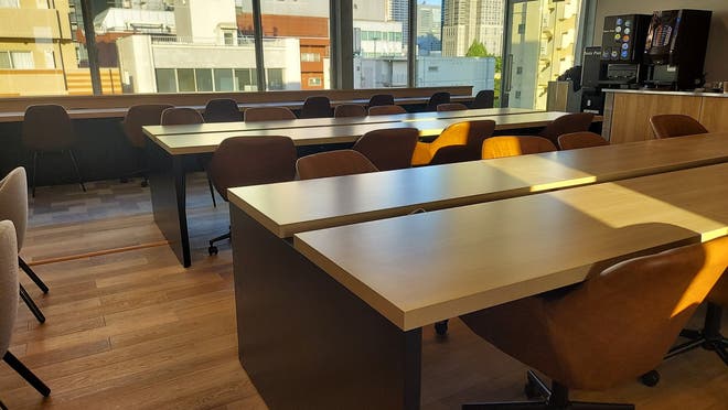 【オープン席】西新宿五丁目駅徒歩4分!フリードリンク/Wi-Fi/充電器/集中したい作業に最適の写真3