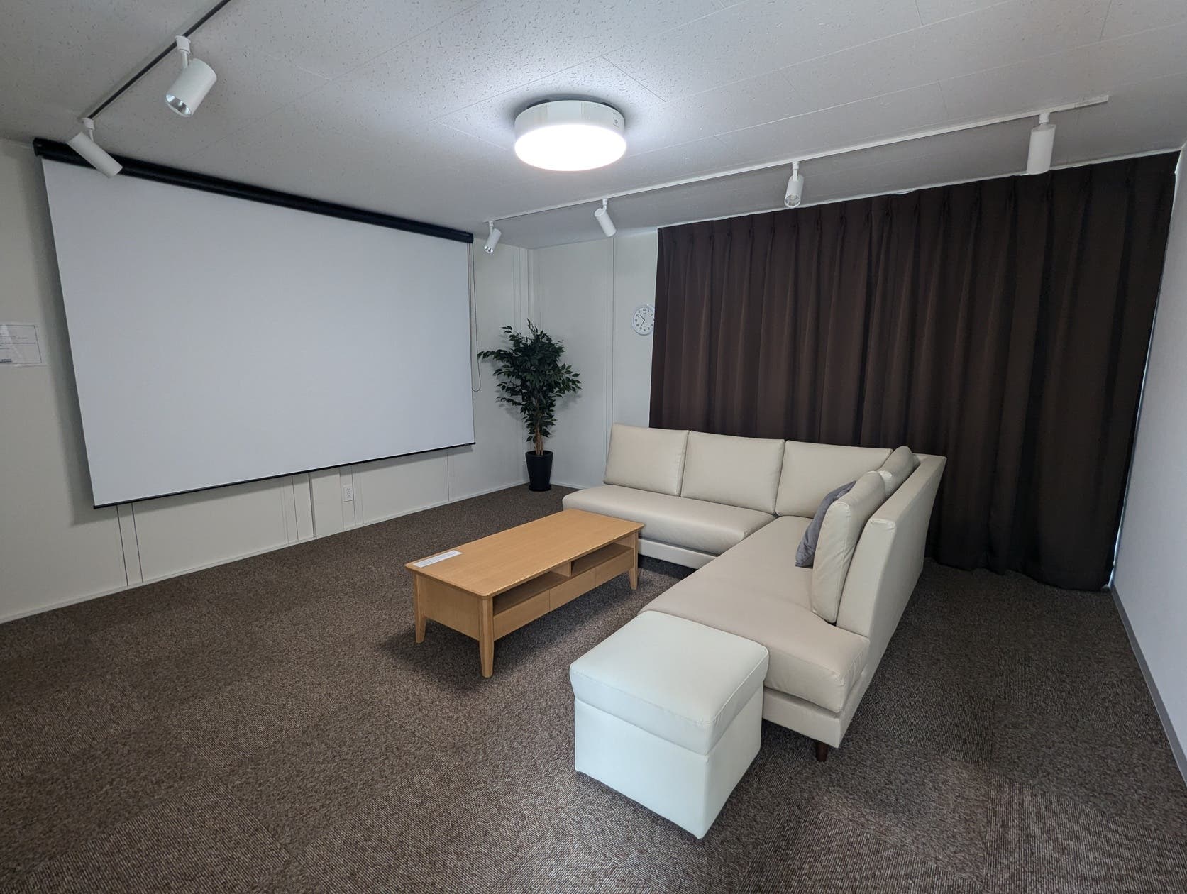 【Living】✨U-SPACE倉敷連島店✨映画鑑賞や打ち合わせスペースとしてもご利用いただけます♪Wi-Fi/倉敷市の写真7