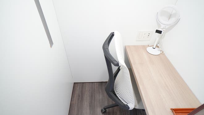 <PaO Work 川崎No.3>京急川崎駅徒歩4分✨完全個室🚪光回線Wi-Fi📶電源🔌テレワーク/面接/自習/作業の写真4