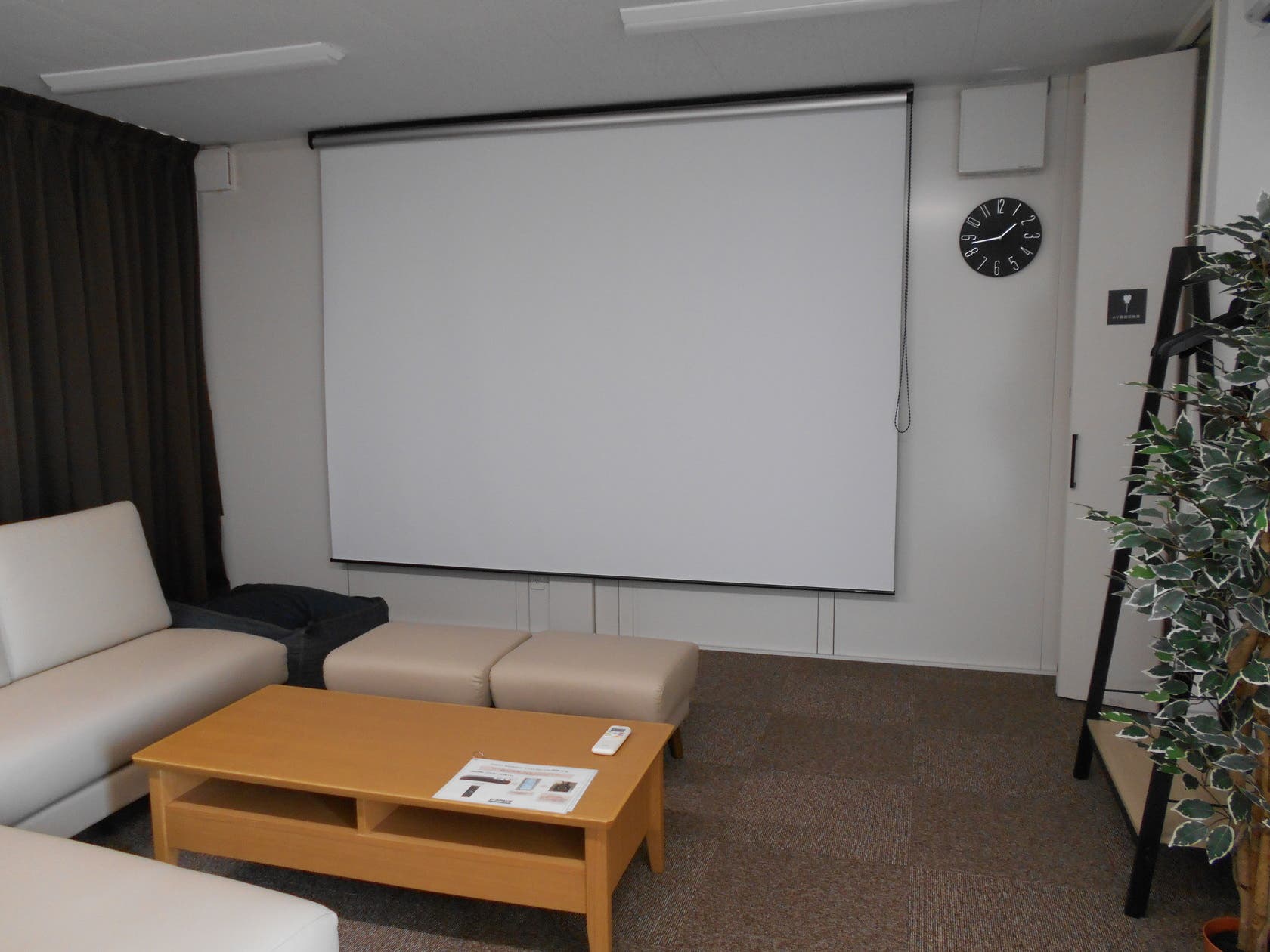【Living3】✨U-SPACE小牧店✨映画鑑賞や打ち合わせスペースとしてもご利用いただけます♪Wi-Fi/小牧市の写真9