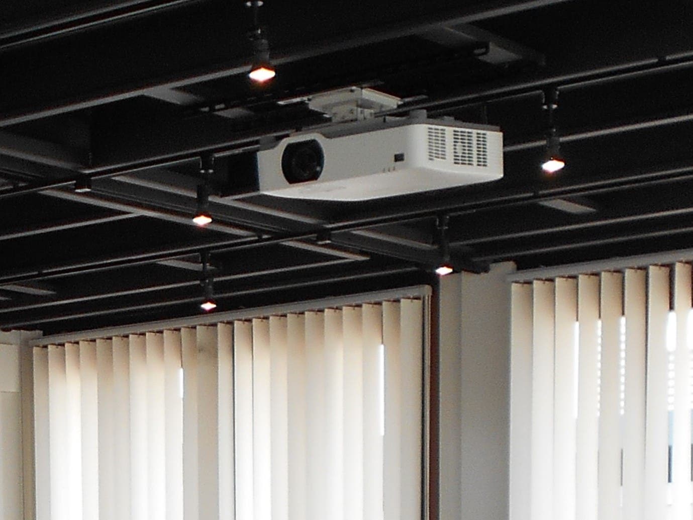 【Community】✨U-SPACE小牧店✨大鏡やプロジェクターなどが充実しています♪Wi-Fi/小牧市の写真17