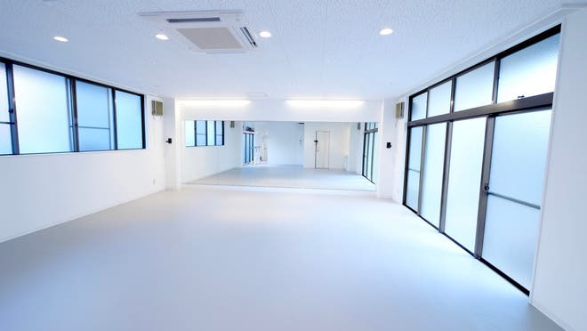 【北千住駅6分】地域最大約50平米|リノリュウム床|バレエバー完備|横6m×縦7m|清潔感有|20人ほどで丁度👍の写真2