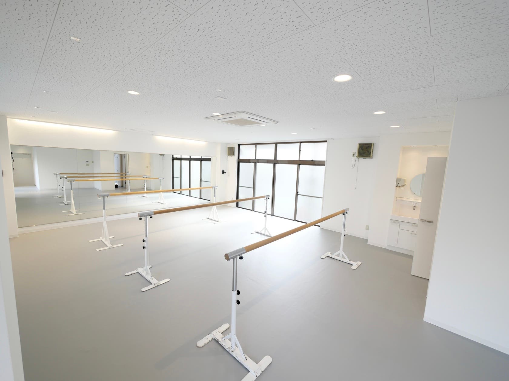 【北千住駅6分】地域最大約50平米｜リノリュウム床｜バレエバー完備｜横6m×縦7m｜清潔感有｜20人ほどで丁度👍の写真13