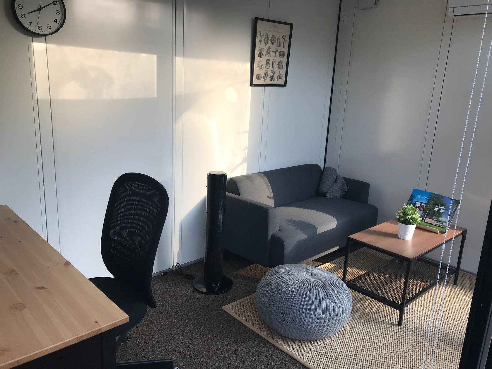 【Living】✨U-SPACE枚方店✨リビングをイメージしたちょっとした集まりに最適のスペースです♪Wi-Fi/枚方市の写真1