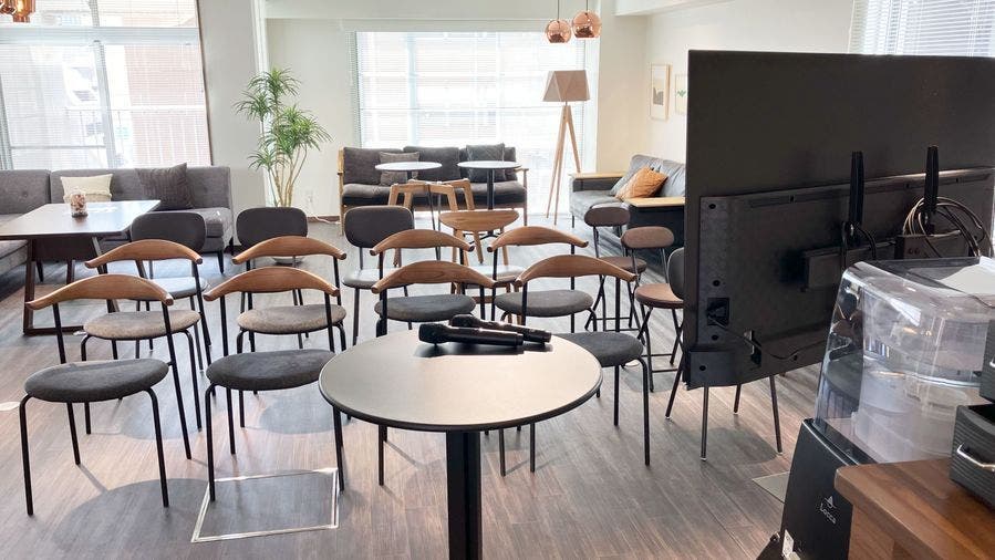 【茅場町3番出口すぐ】🌟おしゃれカフェ風空間を貸切🌟パーティー・各種イベント・撮影に最適❕大型モニター付き✨の写真8