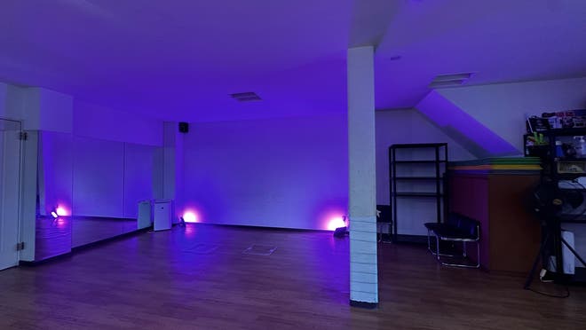 中村公園駅から徒歩5分 公園前の老舗ダンススタジオの写真2