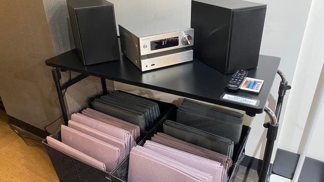 【🎉新店オープン記念特価✨】「目黒駅」徒歩2分の24時間貸スタジオ。壁面1面に鏡で広々ダンス、ヨガ撮影等に使える!更衣室完備!の写真9