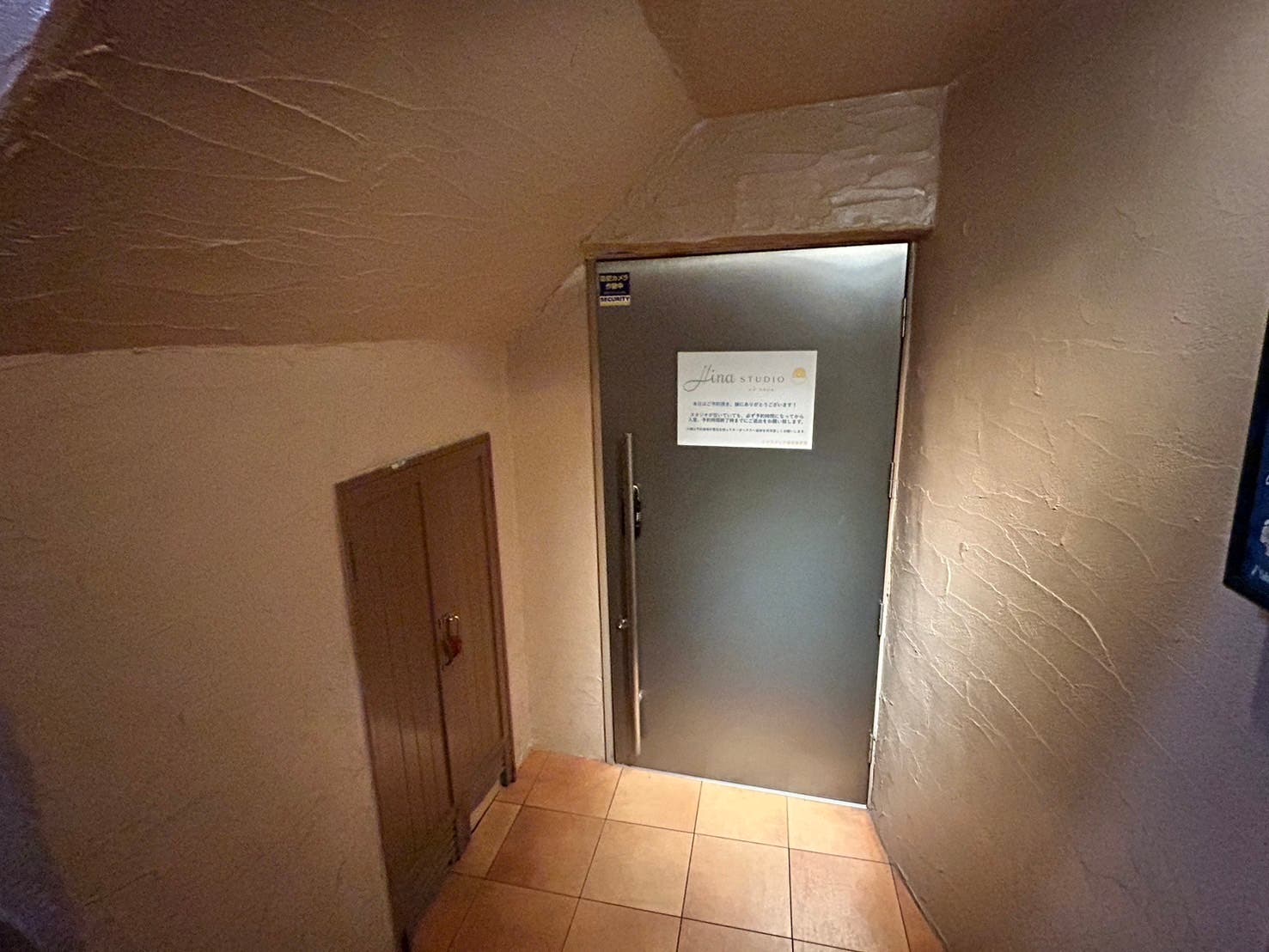 【🎉新店オープン記念特価✨】「目黒駅」徒歩2分の24時間貸スタジオ。壁面１面に鏡で広々ダンス、ヨガ撮影等に使える！更衣室完備！の写真15
