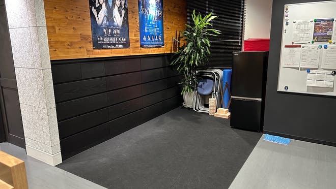 <薬院大通駅1分>ダンスができるレンタルスタジオ/幅9.0m高さ2.0ⅿの鏡付き/グループ・個人練習に最適の写真3