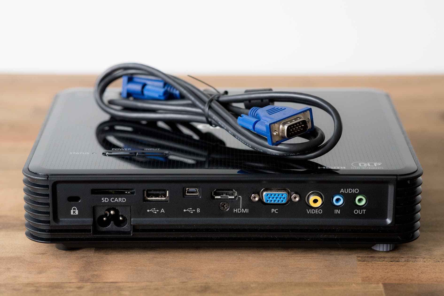 プロジェクター Canon LE-5Wの画像2