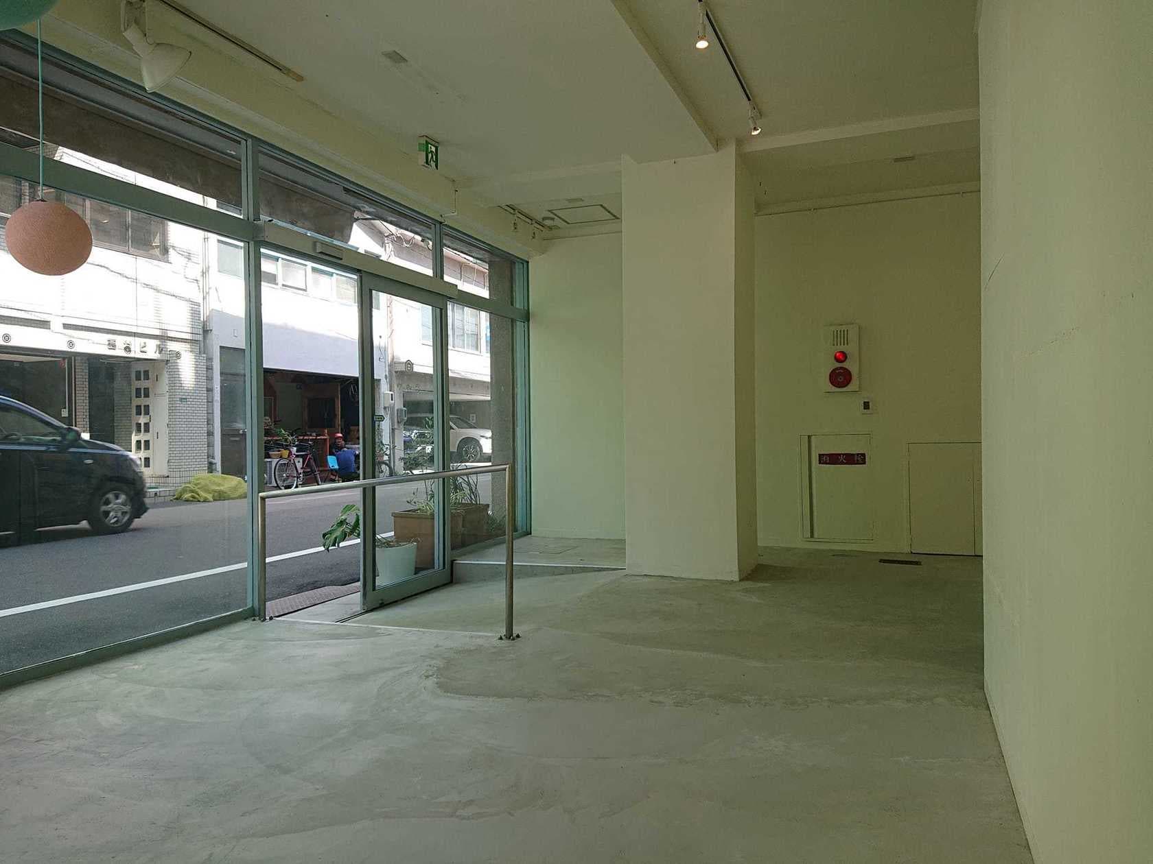 広電本川町駅から徒歩３分　☆大きなウインドウのある明るいギャラリー☆の写真4