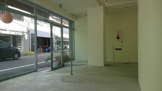 広電本川町駅から徒歩3分 ☆大きなウインドウのある明るいギャラリー☆の写真4