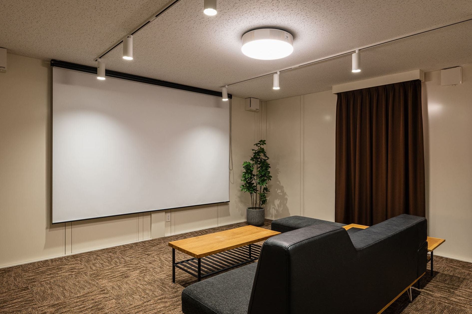 【Living2】✨U-SPACE堺美原店✨リビングをイメージしたちょっとした集まりに最適のスペースです♪Wi-Fi/堺市の写真7