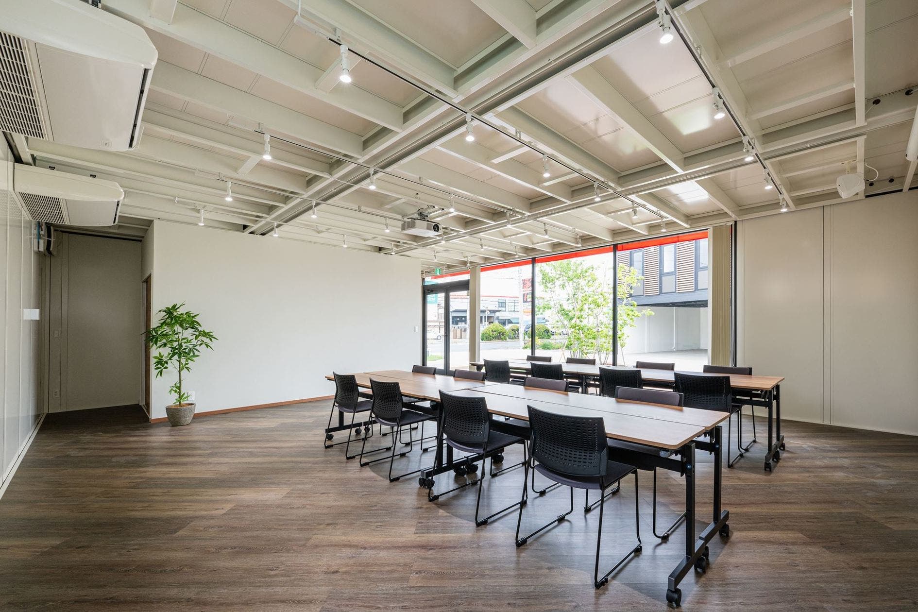 【Community】✨U-SPACE堺美原店✨大鏡やプロジェクターなどが充実しています♪Wi-Fi/堺市の写真8