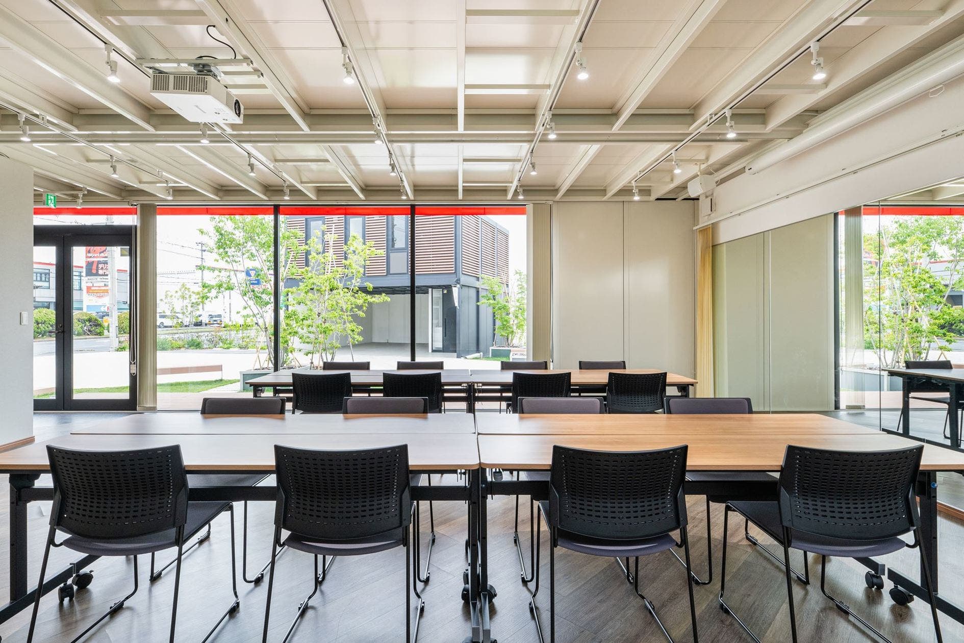 【Community】✨U-SPACE堺美原店✨大鏡やプロジェクターなどが充実しています♪Wi-Fi/堺市の写真9