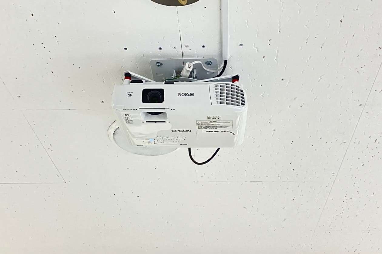 第一会議室 3名掛け最大60席【高崎駅徒歩7分 販売利用OK】プロジェクター|スクリーン|ホワイトボード|Wi-Fi|無料の写真10