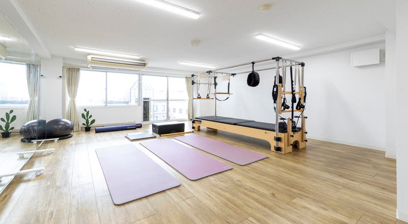 【四谷駅3分】キャフォーマー完備 | 1h1,650円～／6-24時OK | Wi-Fi・撮影用三脚・プロップス充実