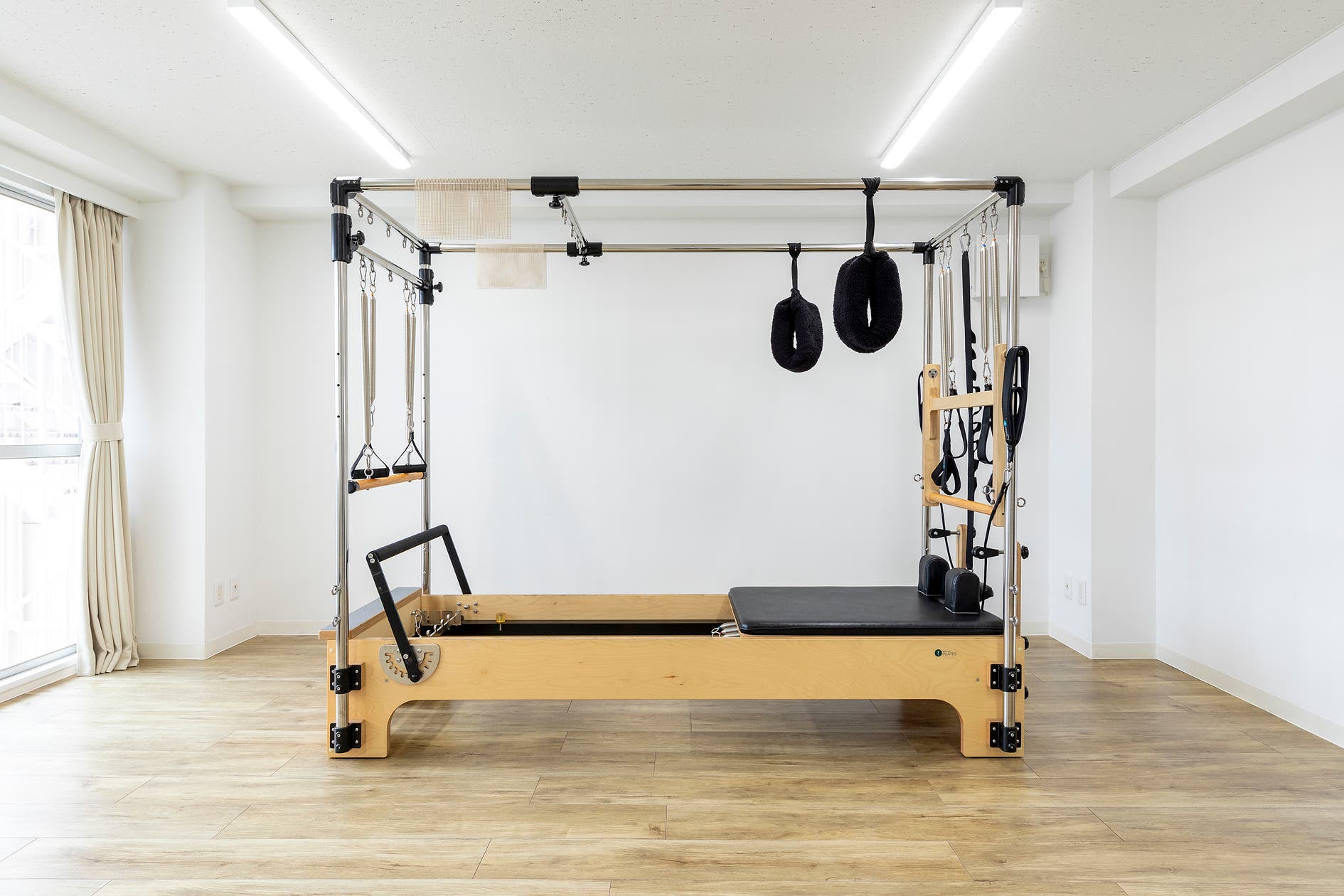 ピラティスマシン完備 四谷駅3分🚃広々空間/明るい綺麗なスタジオ🌈換気可 マット/ボール/リング/ポール等充実設備🧘‍♀️の写真2