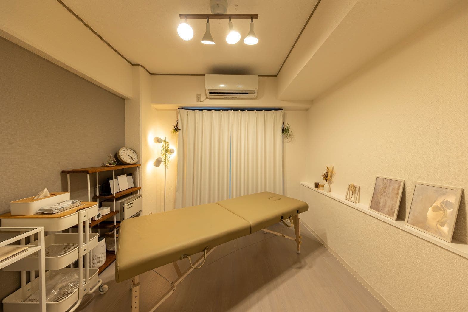 【完全個室】横浜駅徒歩５分☆白が基調のレンタルサロン☆清潔感◎、綺麗◎のレビュー多数の写真6