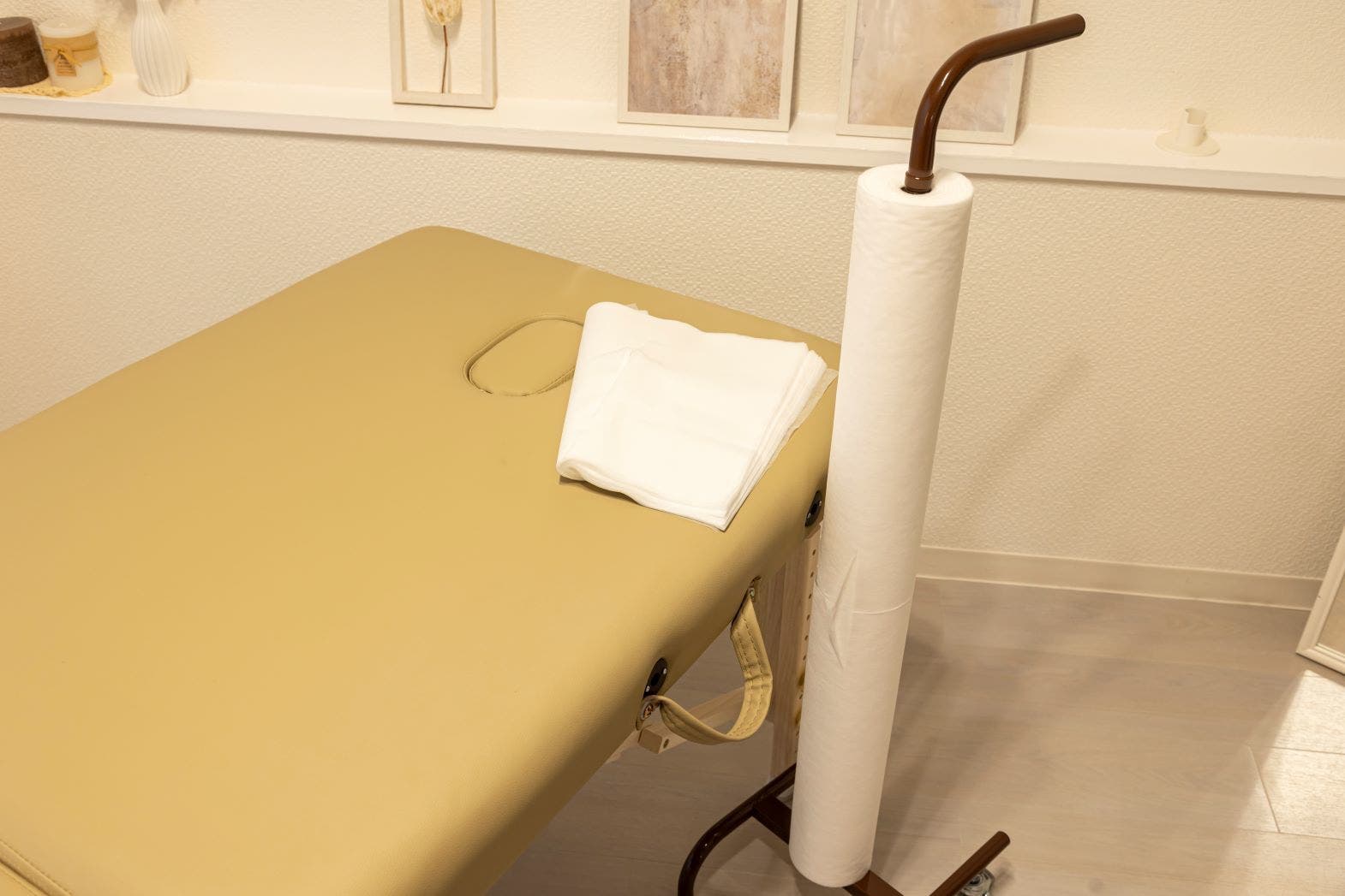 【完全個室】横浜駅徒歩５分☆白が基調のレンタルサロン☆清潔感◎、綺麗◎のレビュー多数の写真9