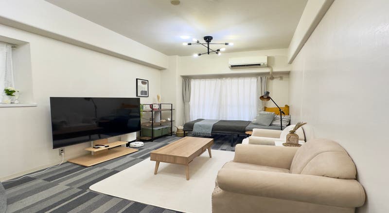 新大阪駅6分☆最大4名｜無料WiFi・モニター・65型TV・ゆったりソファ｜リモワ｜会議｜面談・面接｜VOD見放題