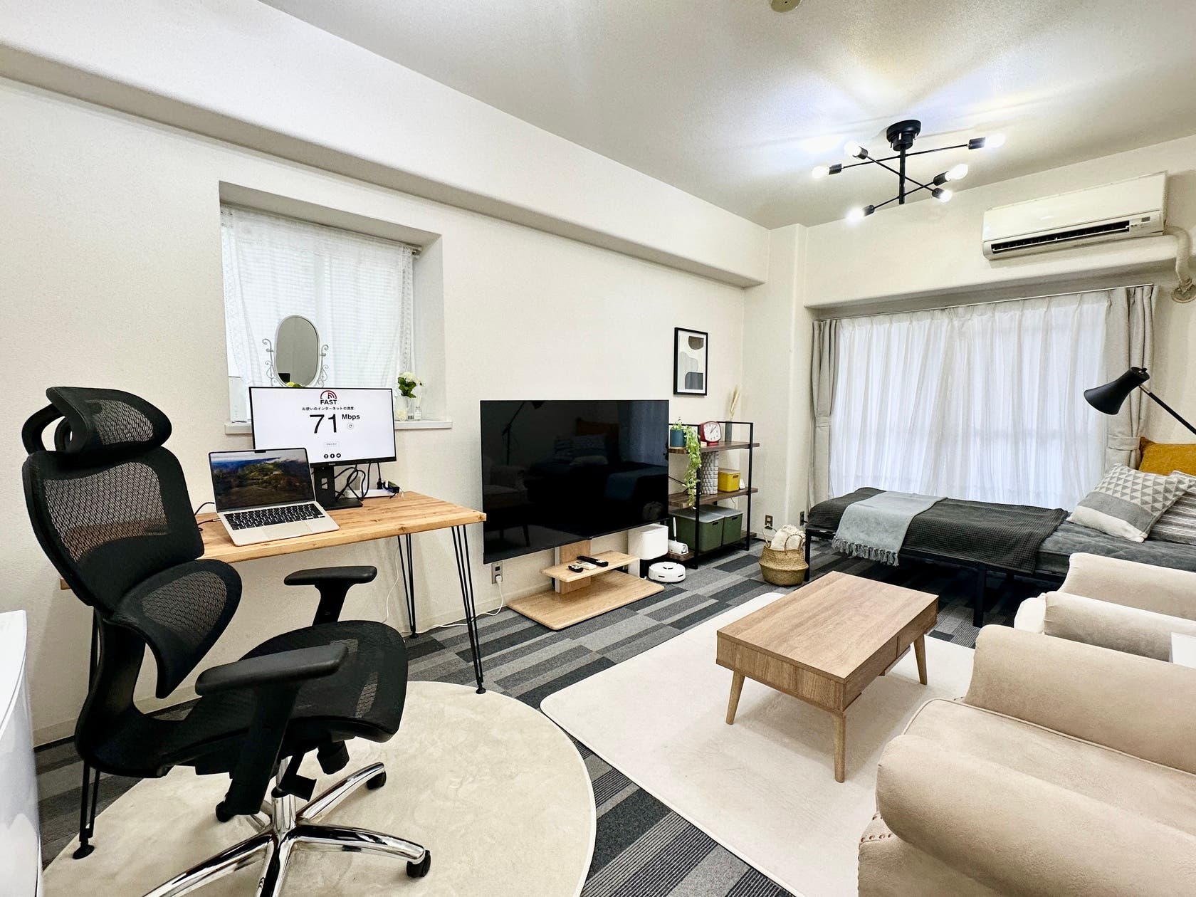 新大阪駅6分☆最大4名｜無料WiFi・モニター・65型TV・ゆったりソファ｜リモワ｜会議｜面談・面接｜VOD見放題の写真2