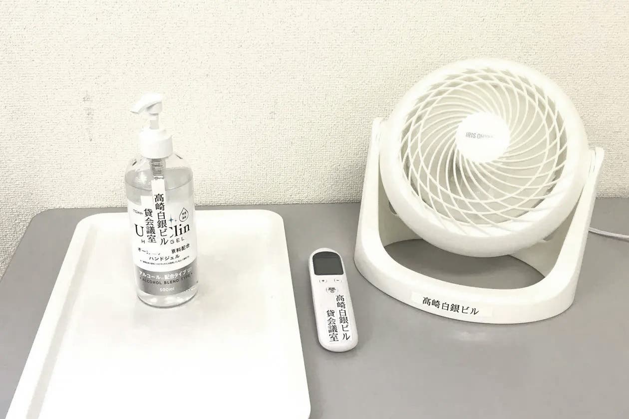 第一会議室 3名掛け最大60席【高崎駅徒歩7分 販売利用OK】プロジェクター|スクリーン|ホワイトボード|Wi-Fi|無料の写真12