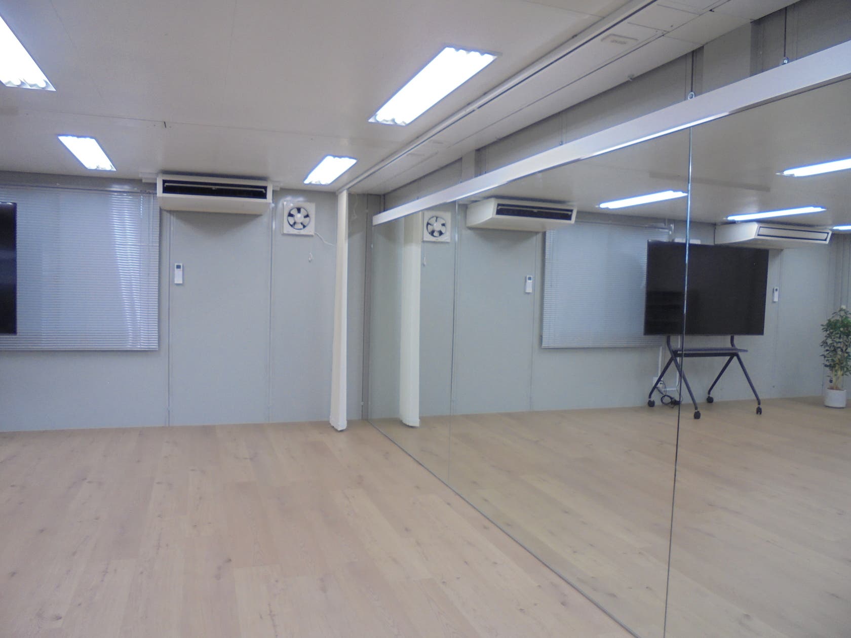 【Community】✨U-SPACE米子店✨大型モニター・大鏡などが充実しています♪Wi-Fi/米子市の写真17