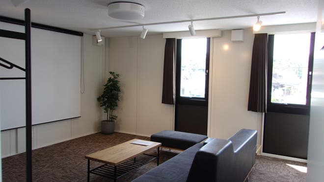 【Living】✨U-SPACE津店✨リビングをイメージしたちょっとした集まりに最適のスペースですWi-Fi/津市の写真1