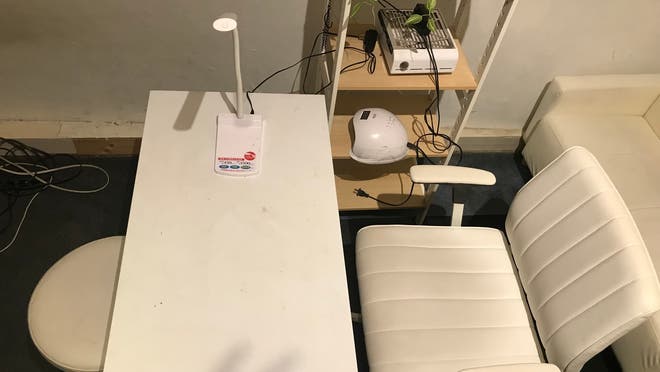 新宿御苑前駅からまっすぐ徒歩3分、激安1h600円で完全個室のネイルサロン!ネイル用品も貸し出し無料の写真3