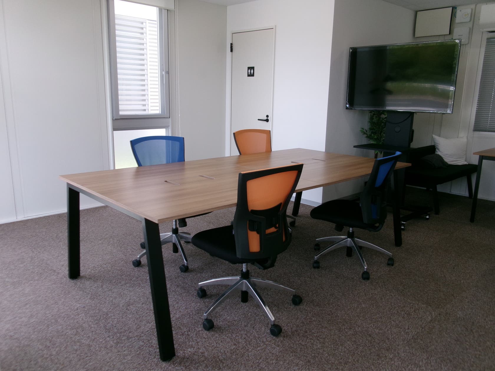 【Meeting】✨U-SPACE西宮北店✨会議や打ち合わせにぴったりのオフィススペースです♪Wi-Fi/西宮市の写真2