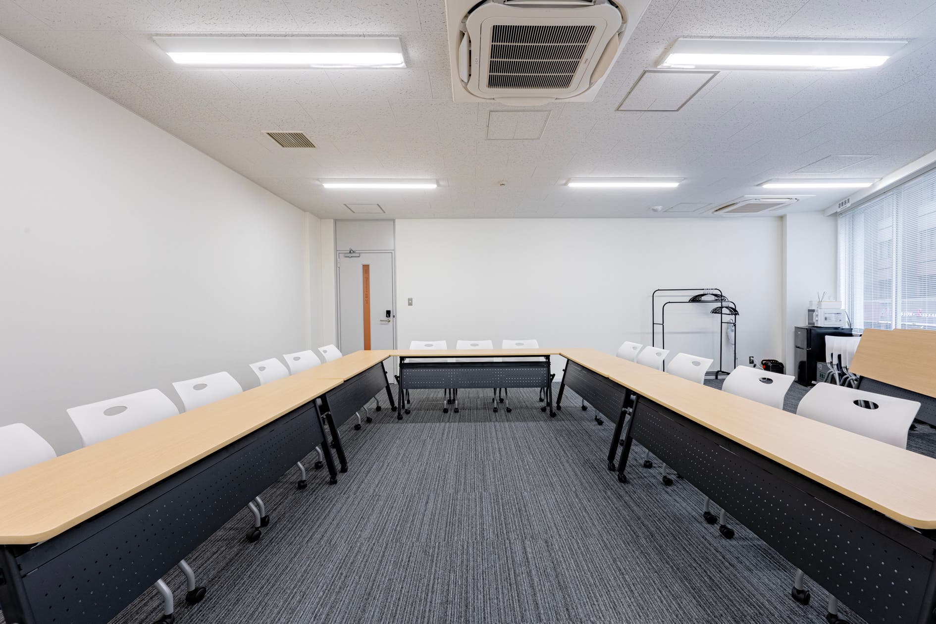 スペモ🏰池袋5分🤩会議💻ワークショップ📖勉強会👨‍🏫撮影🎥交流会📖505_SpemoWork池袋3rd（2階）の写真6