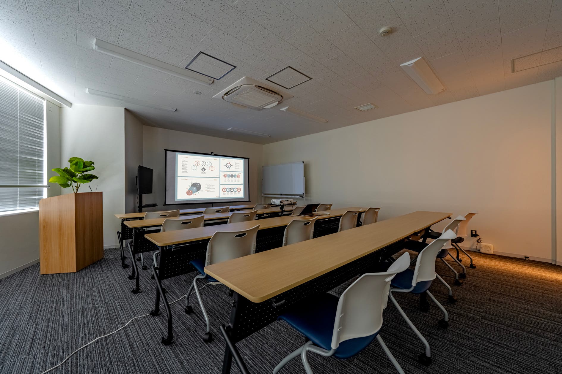 スペモ🏰池袋5分🤩会議💻ワークショップ📖勉強会👨‍🏫撮影🎥交流会📖505_SpemoWork池袋3rd（2階）の写真8