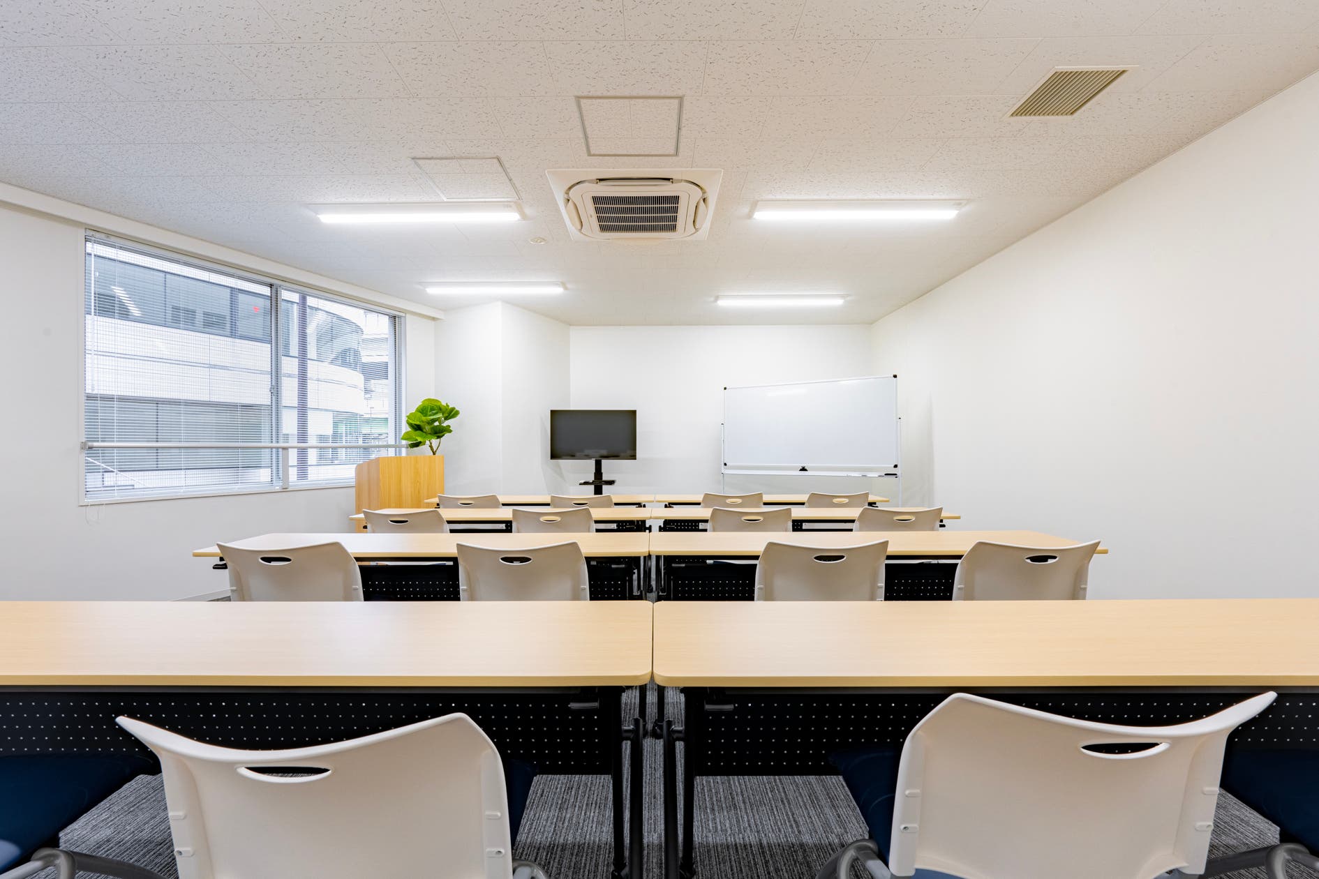 スペモ🏰池袋5分🤩会議💻ワークショップ📖勉強会👨‍🏫撮影🎥交流会📖505_SpemoWork池袋3rd（2階）の写真14