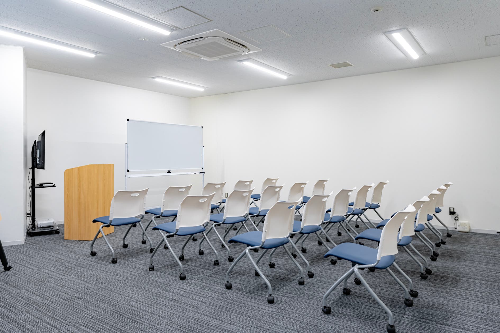 スペモ🏰池袋5分🤩会議💻ワークショップ📖勉強会👨‍🏫撮影🎥交流会📖505_SpemoWork池袋3rd（2階）の写真23