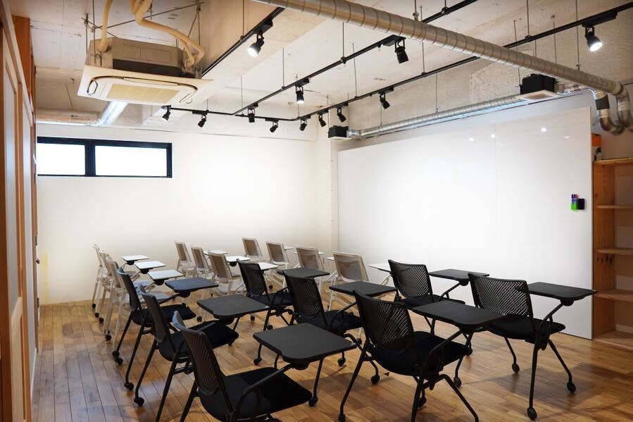 DOKIDOKI room3　✨リニューアルオープン✨パインズホテルのすぐ近く！！浦和駅北口徒歩5分。セミナーや勉強会に人気！！の写真2