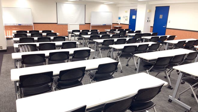 NLC新大阪8号館903号室【全て無料】プロジェクター・スクリーン・ホワイトボード★高速ネット回線NURO光★の写真1