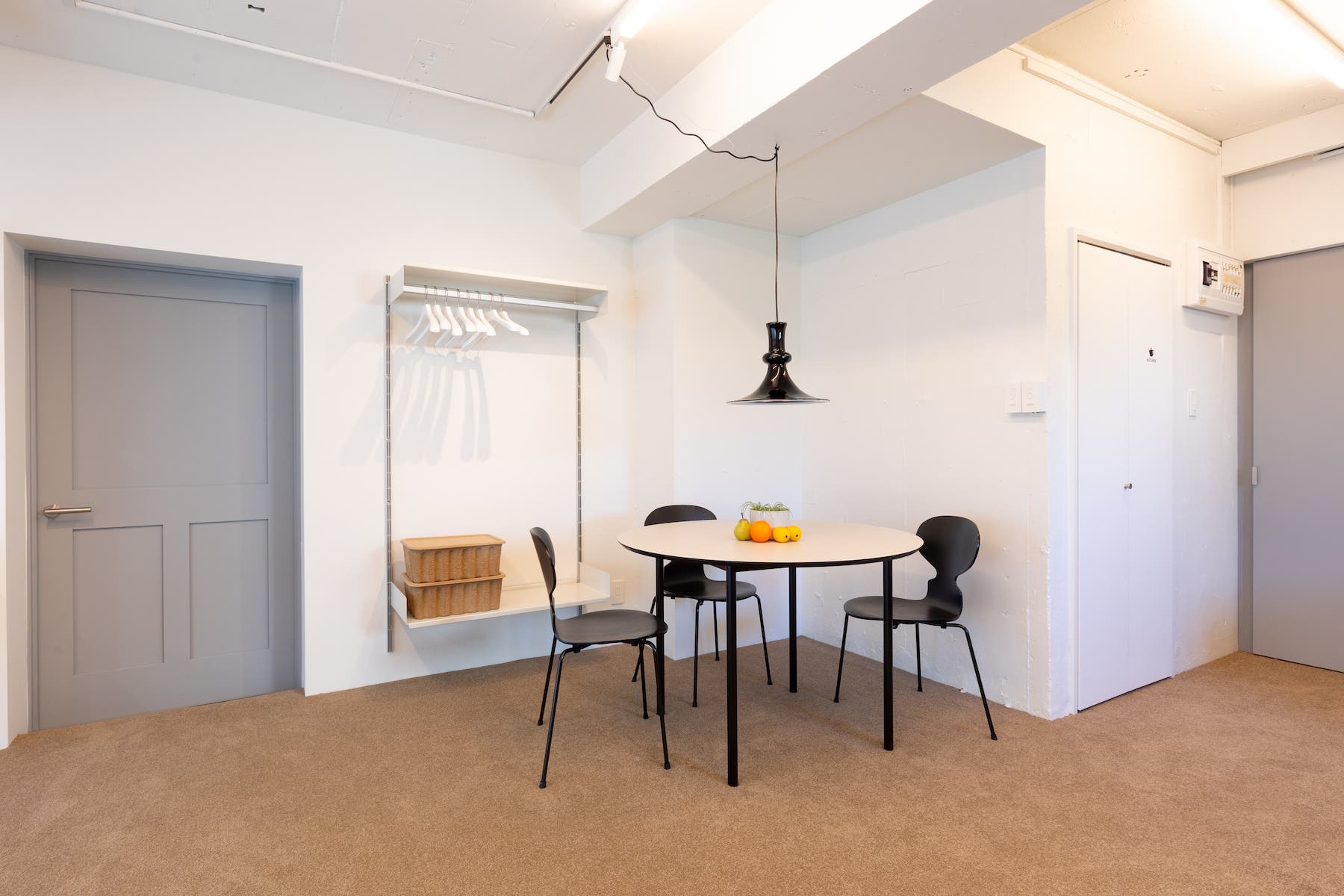 【目黒駅徒歩1分 / -ROOM1-】会議・セミナーに / Wi-Fi・プロジェクター・スクリーンも完備の写真6