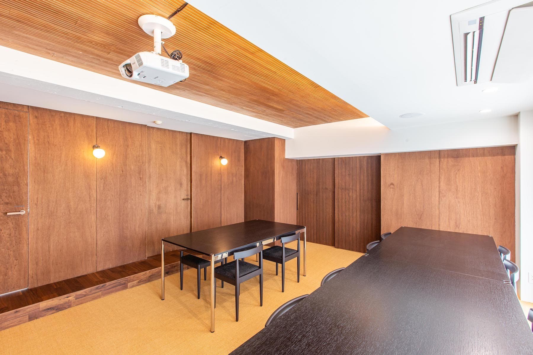 【目黒駅徒歩1分 / -ROOM2-】撮影・会議・セミナーに最適 / プロジェクター・スクリーンも完備の写真10